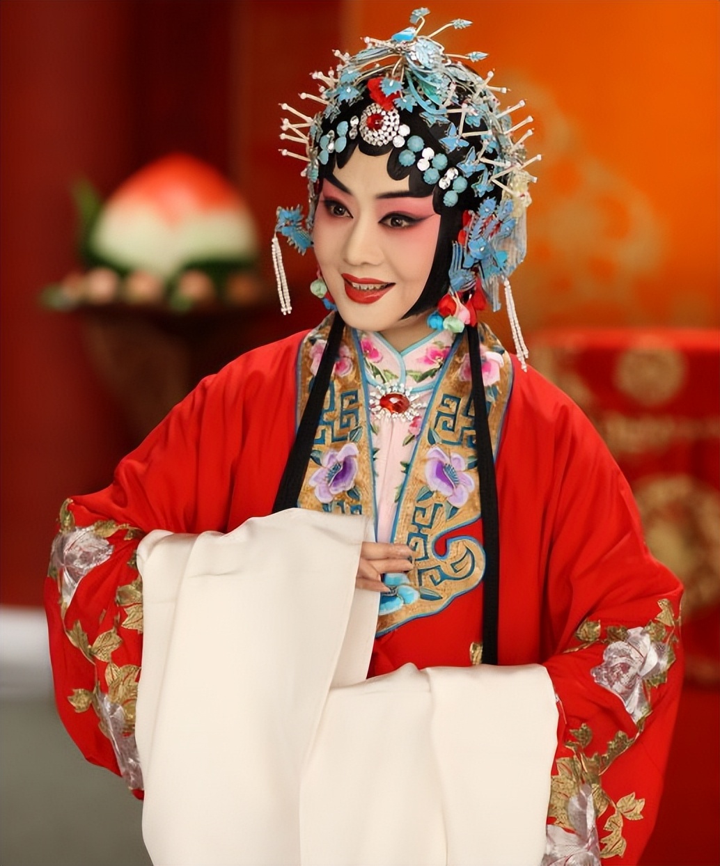 She is recognized as the number one beauty in Peking Opera! How ...
