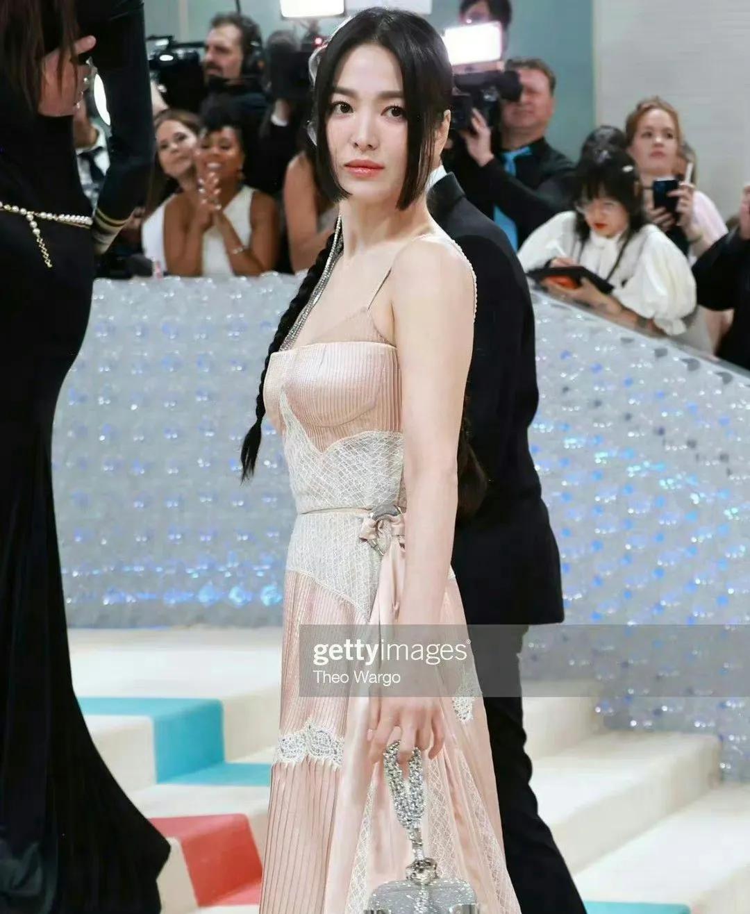 Song Hye Kyo's Scorpio woman with Scorpio braids, the temperament of ...