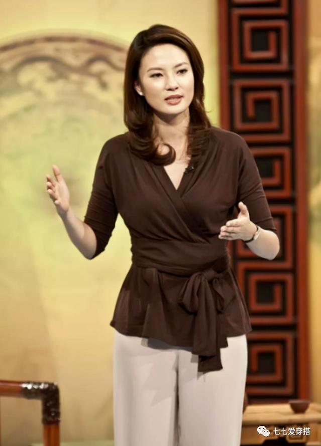 She is the "most beautiful host" of CCTV. She has a tall figure in a ...