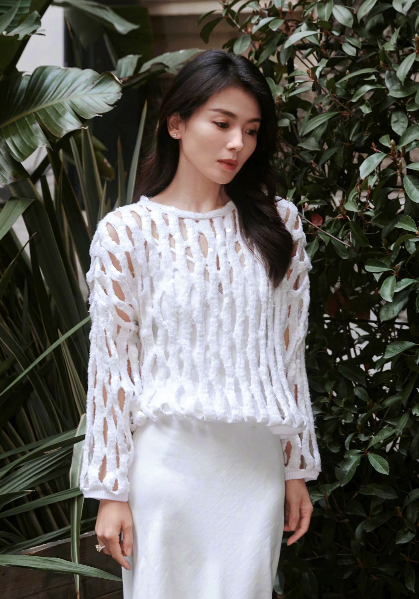 Liu Tao white dress elegant fashion photo - iNEWS