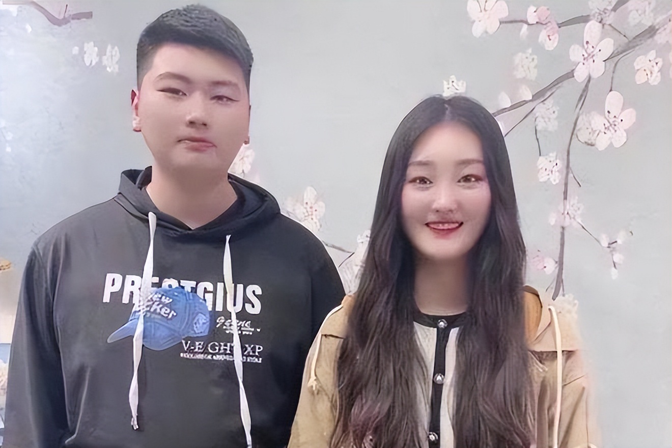 After watching Zhu Danwei, who was about to get married at the age of 22, he realized that his ...