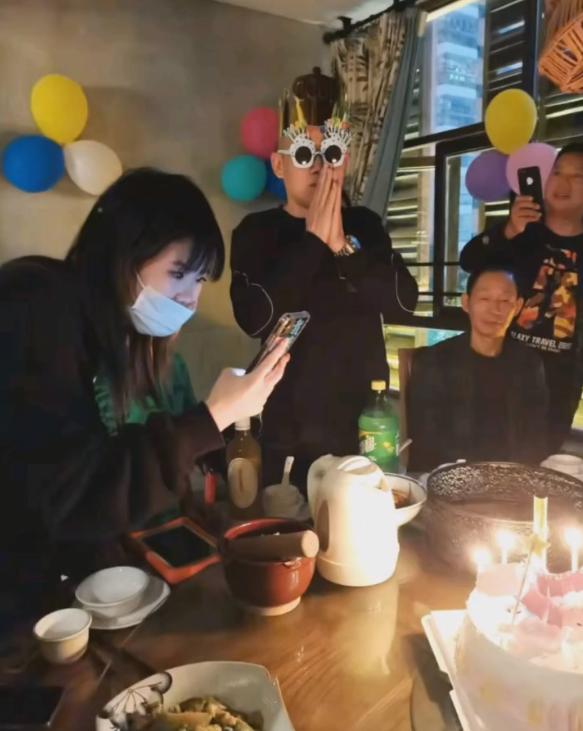 After the family reunion, Sun Haiyang celebrated his birthday, Sun Yue ...