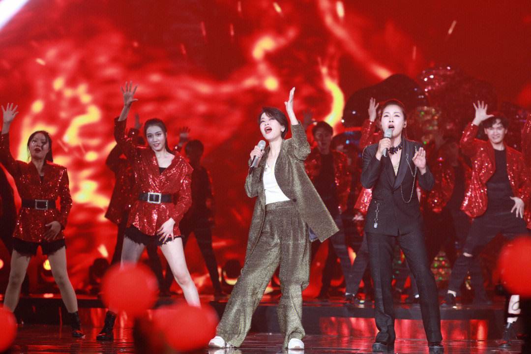 The host asked Tian Zhen: How do you evaluate Na Ying? Tian Zhen said ...