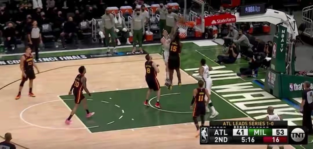 Da Luo shows his power!Only 1 rebound in the game is still praised - iNEWS