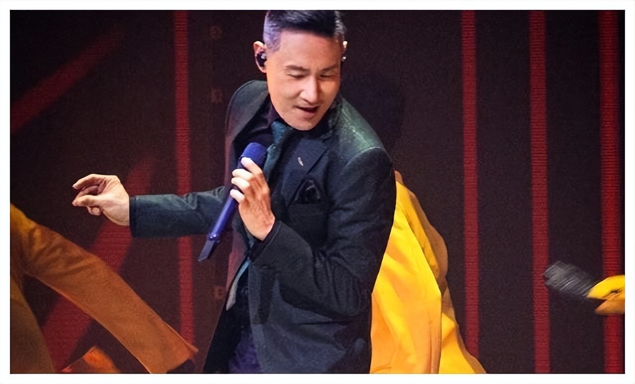 62-year-old Jacky Cheung fainted at the concert! He felt unwell half an ...