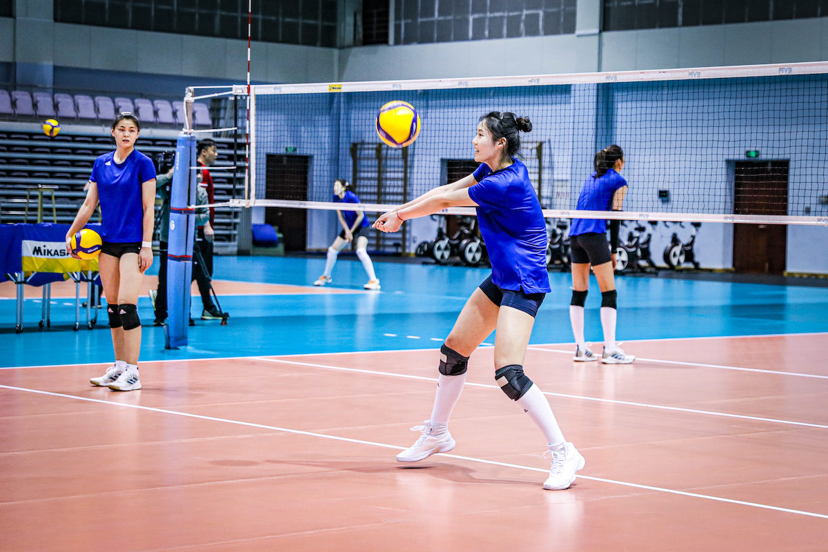 The 18-year-old women's volleyball team welcomes rookies! Cai Bin ...