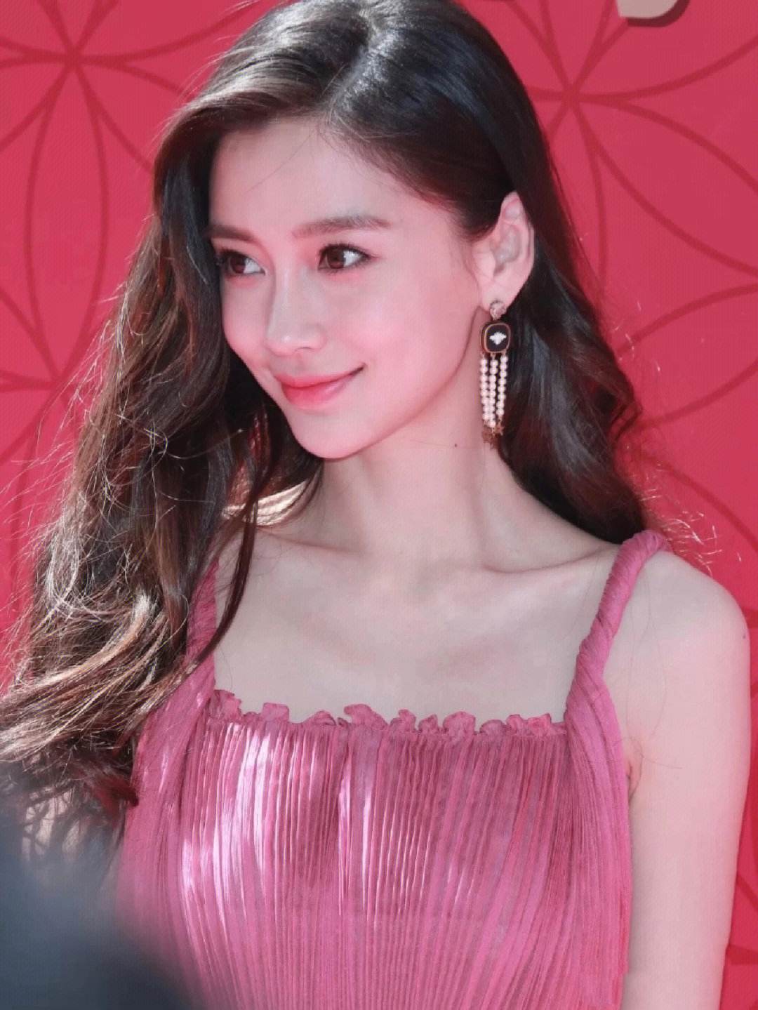 34-year-old Angelababy's new love follow-up! The assistant came out and ...