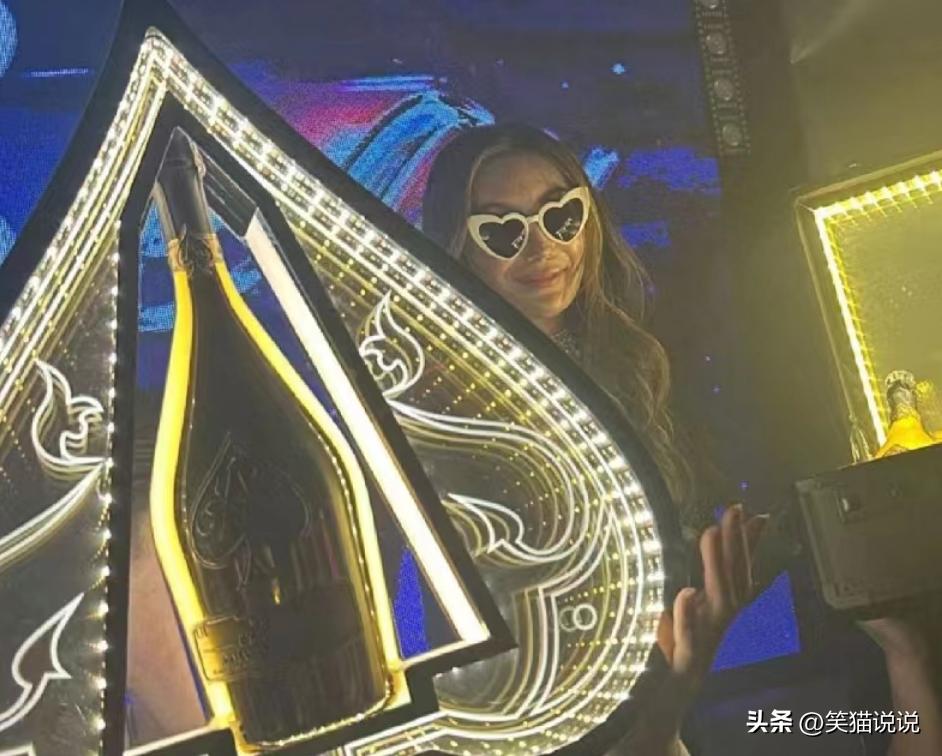 He Strontium Hang celebrates his birthday: He Chaoqiong and He Chaofeng ...