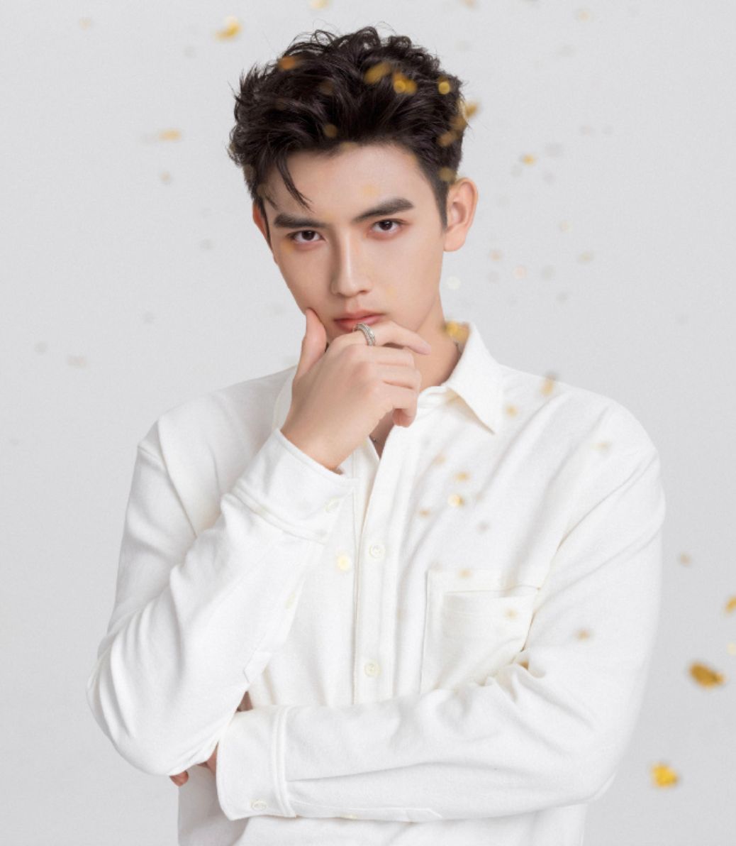 Chen Feiyu was exposed to intimate photos, the woman is his fan and ...