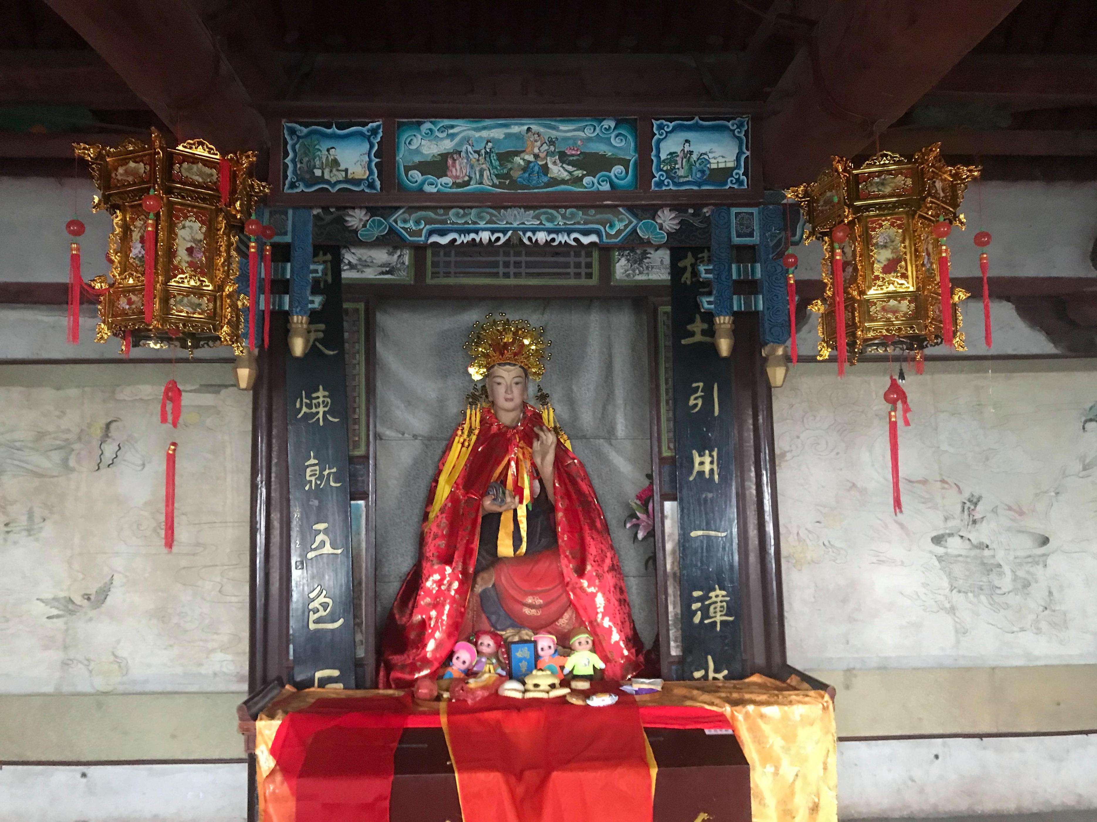 In 2003, the temple of Nuwa was renovated in Shaanxi, and the tombstone ...