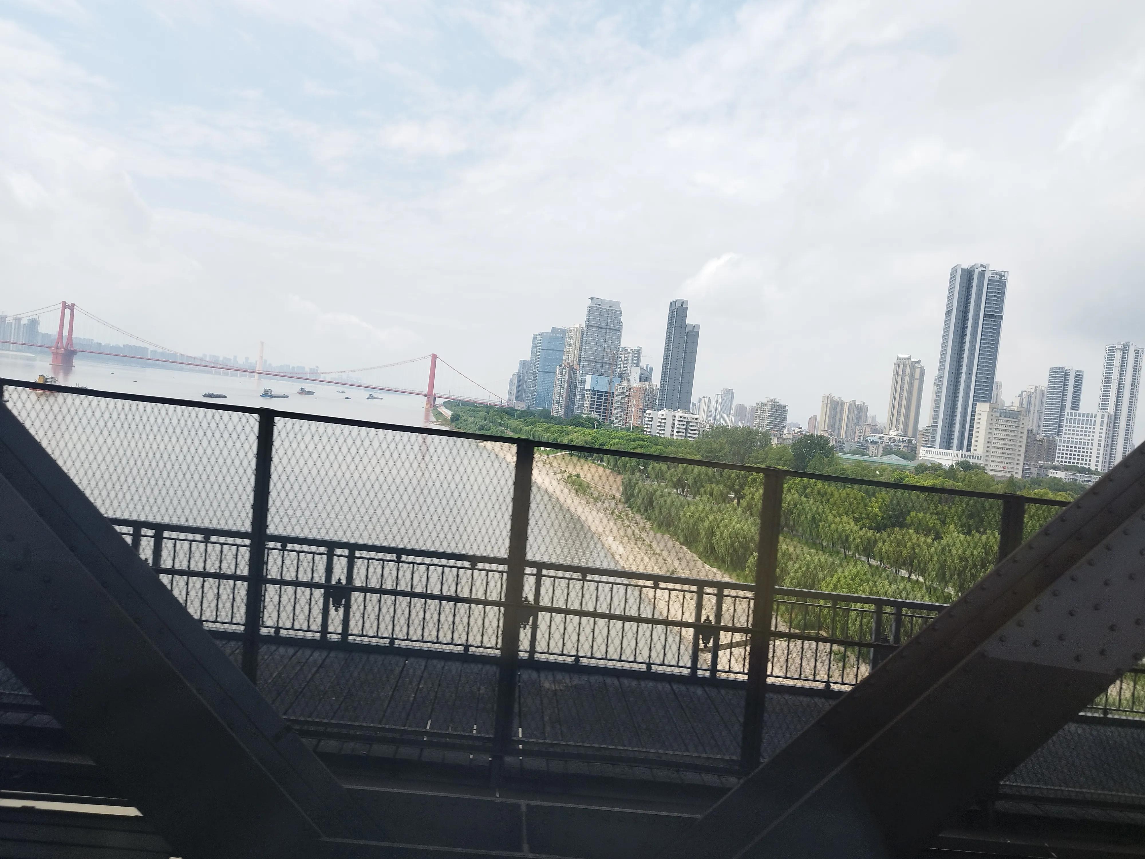 Take the train from Beijing to Kunming to feel the leisure of the slow ...