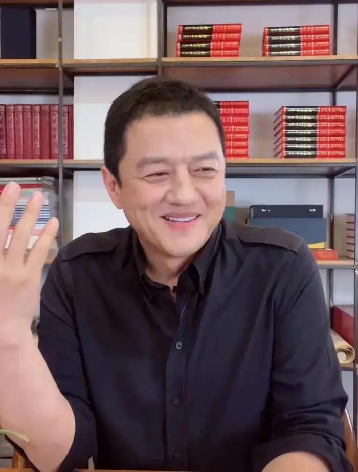 Li Yapeng criticized his wife for showing her face in a live broadcast ...