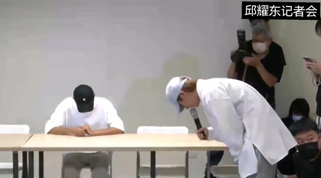 Aaron Yan suddenly appeared at the press conference, pay attention to ...