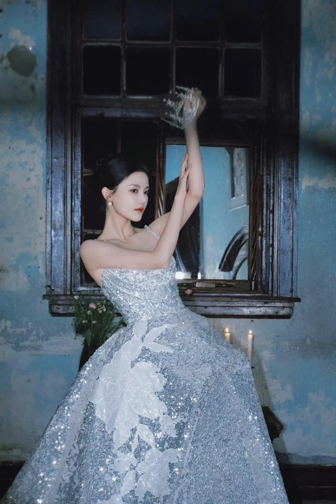 Sun Zhenni's birthday photo - iNEWS