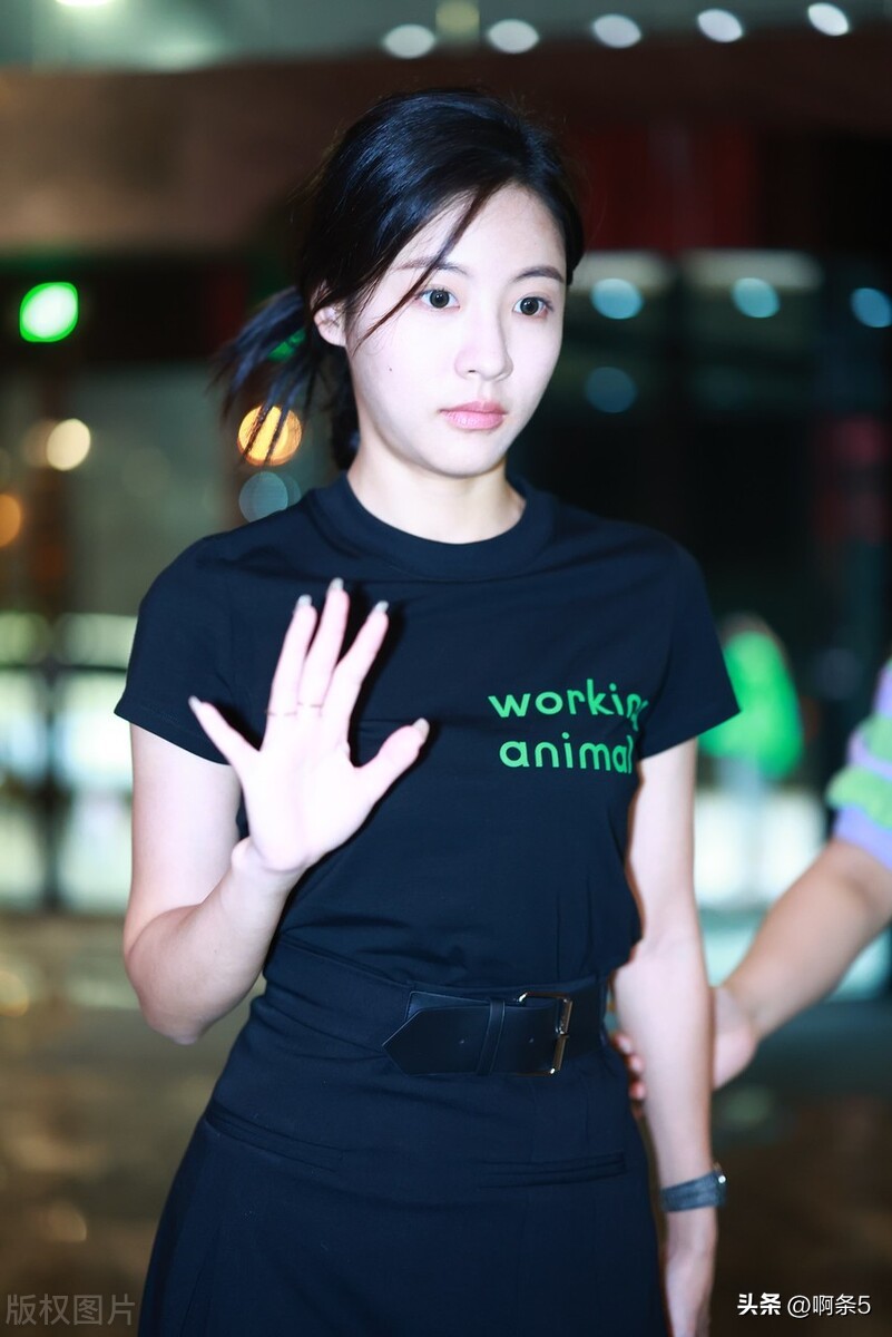 Beautiful girl Sun Rui - iNEWS