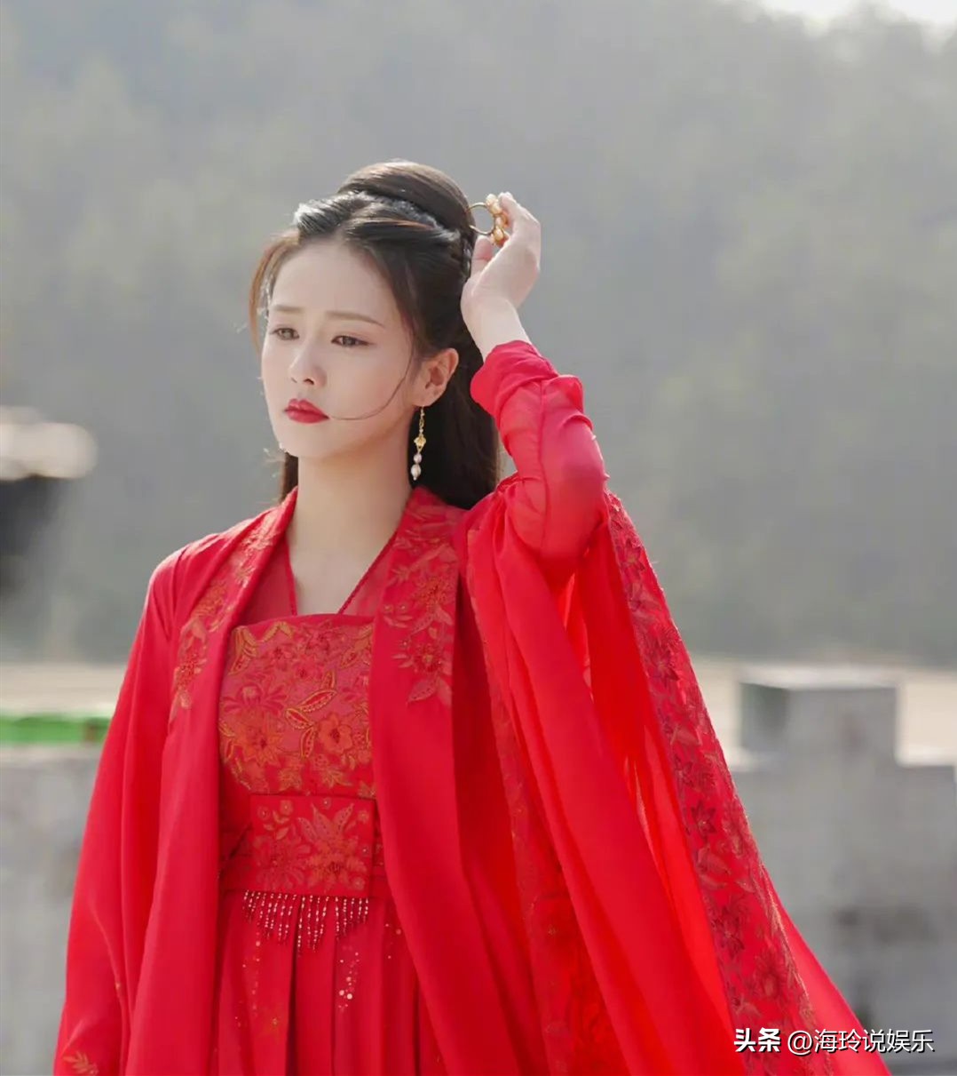 Bailu, there is a beauty called: Bai Mengyan - iNEWS