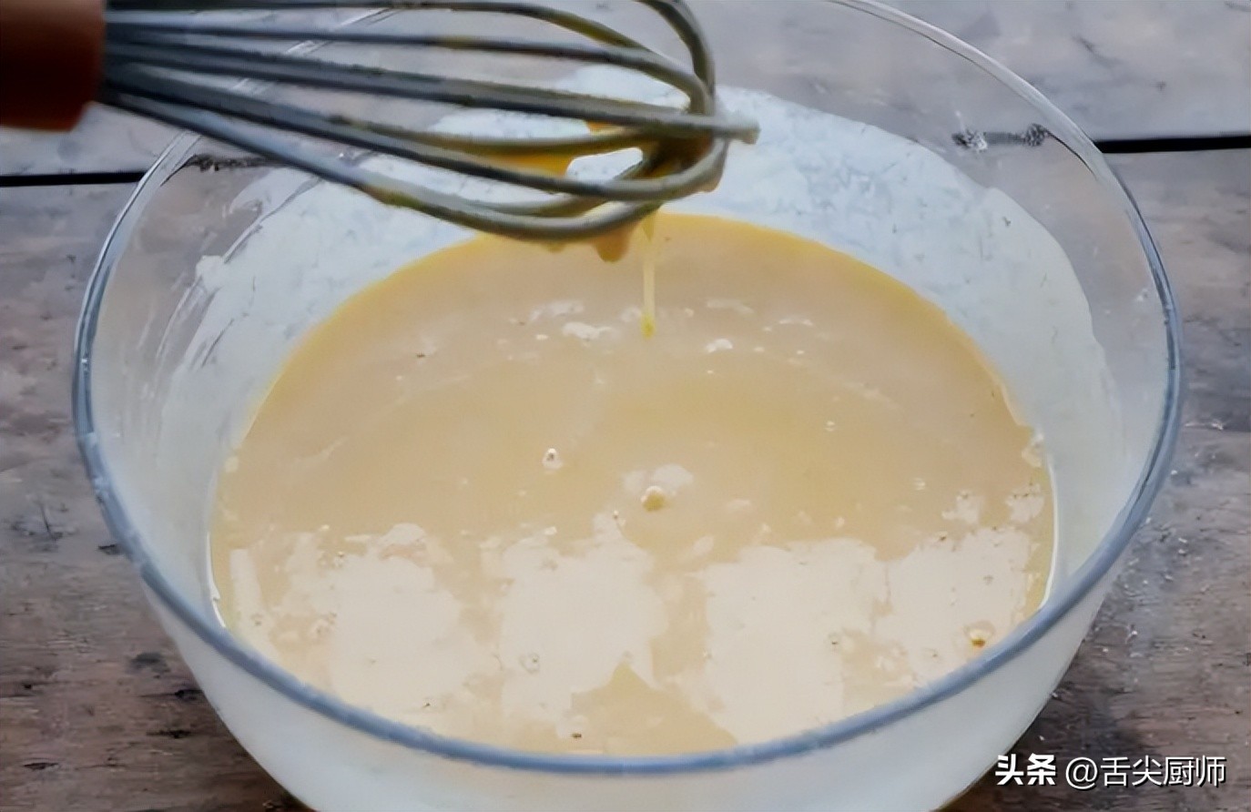 The simple practice of coarse grain cakes in the breakfast shop ...