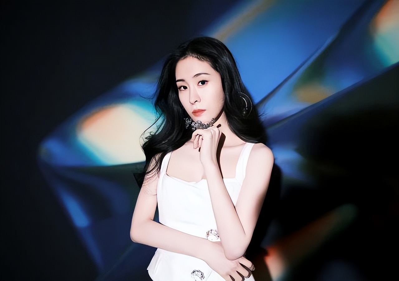 Zhang Bichen sang the OST for Ren Jialun's drama twice, and Zhang ...