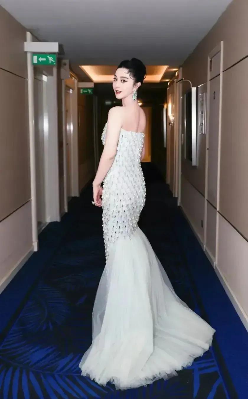 Fan Ye's last two Cannes finale looks are perfect~ - iNEWS