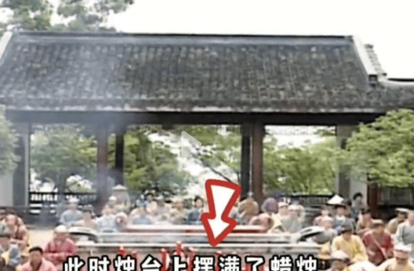 The hilarious goof shots in "The Legend of White Snake", the last one ...