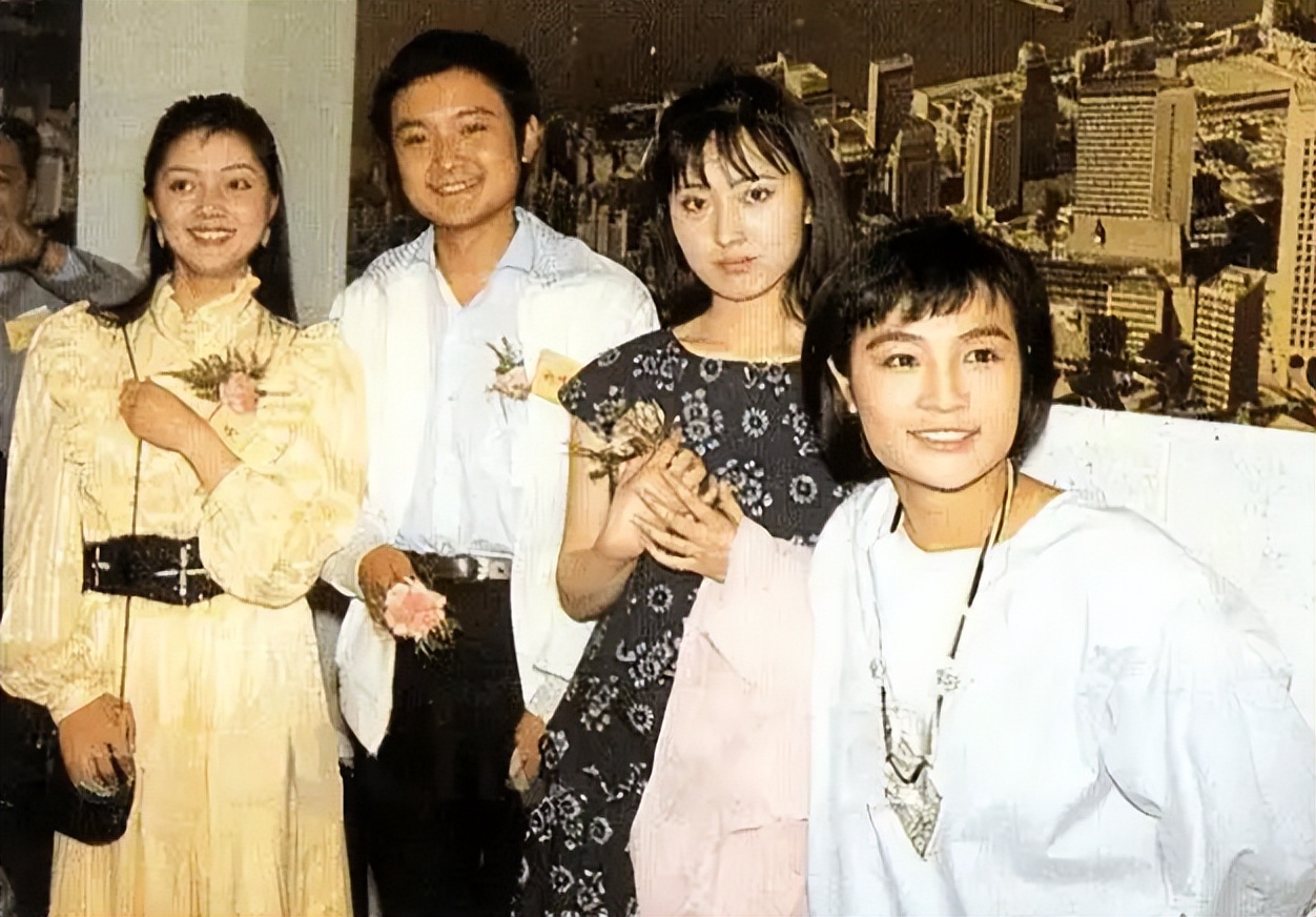 First love at the age of 18, but married at the age of 23, Ouyang ...