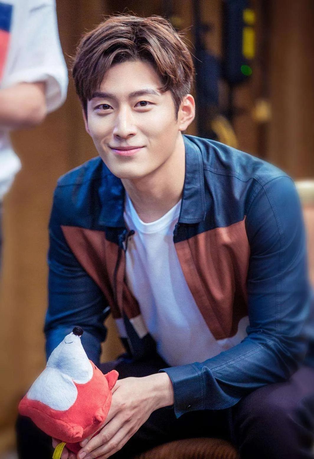 Biphasic love Dou Xiao he deserves - iNEWS