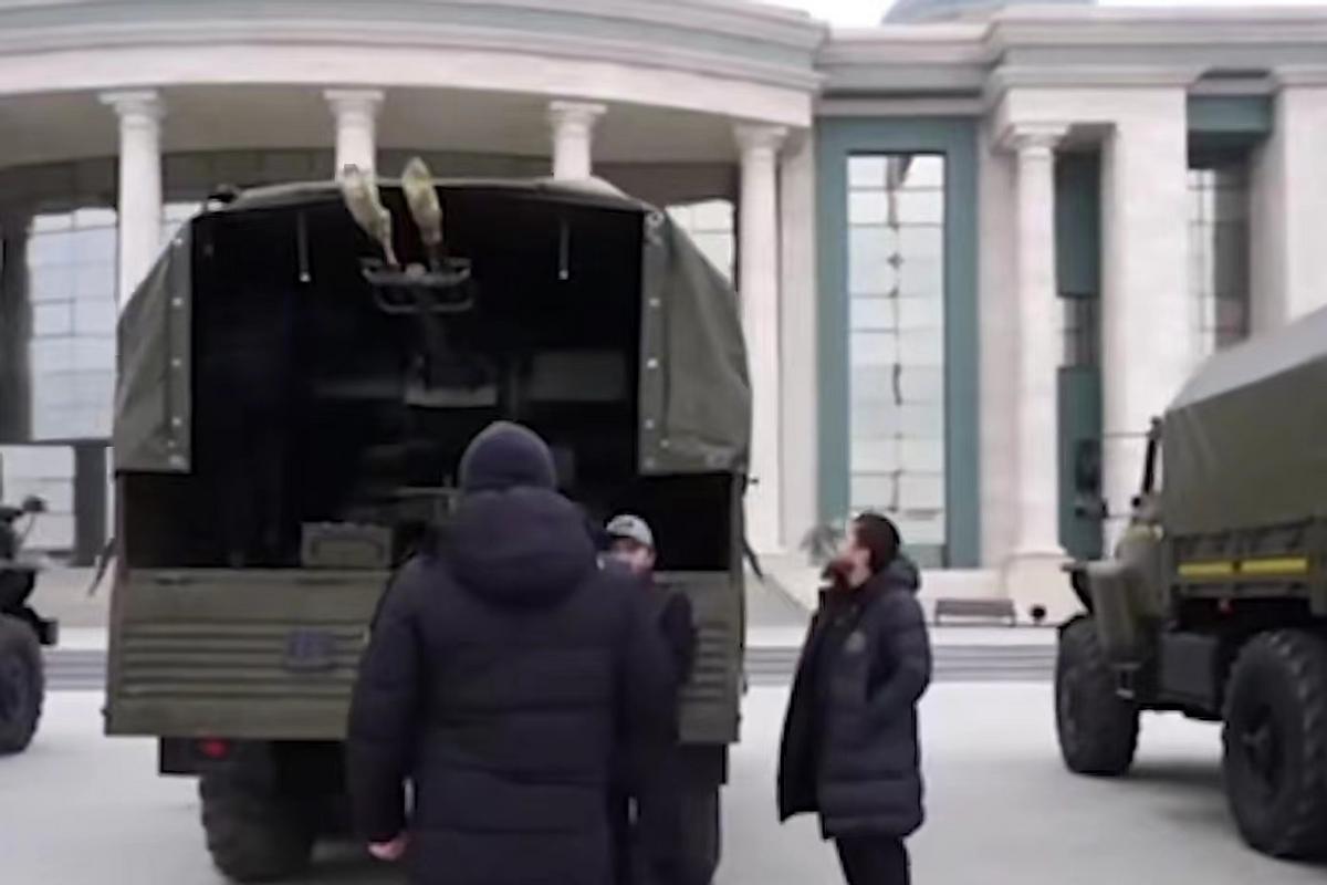 Kadyrov shows off new equipment, truck-mounted dual 23MM anti-aircraft ...