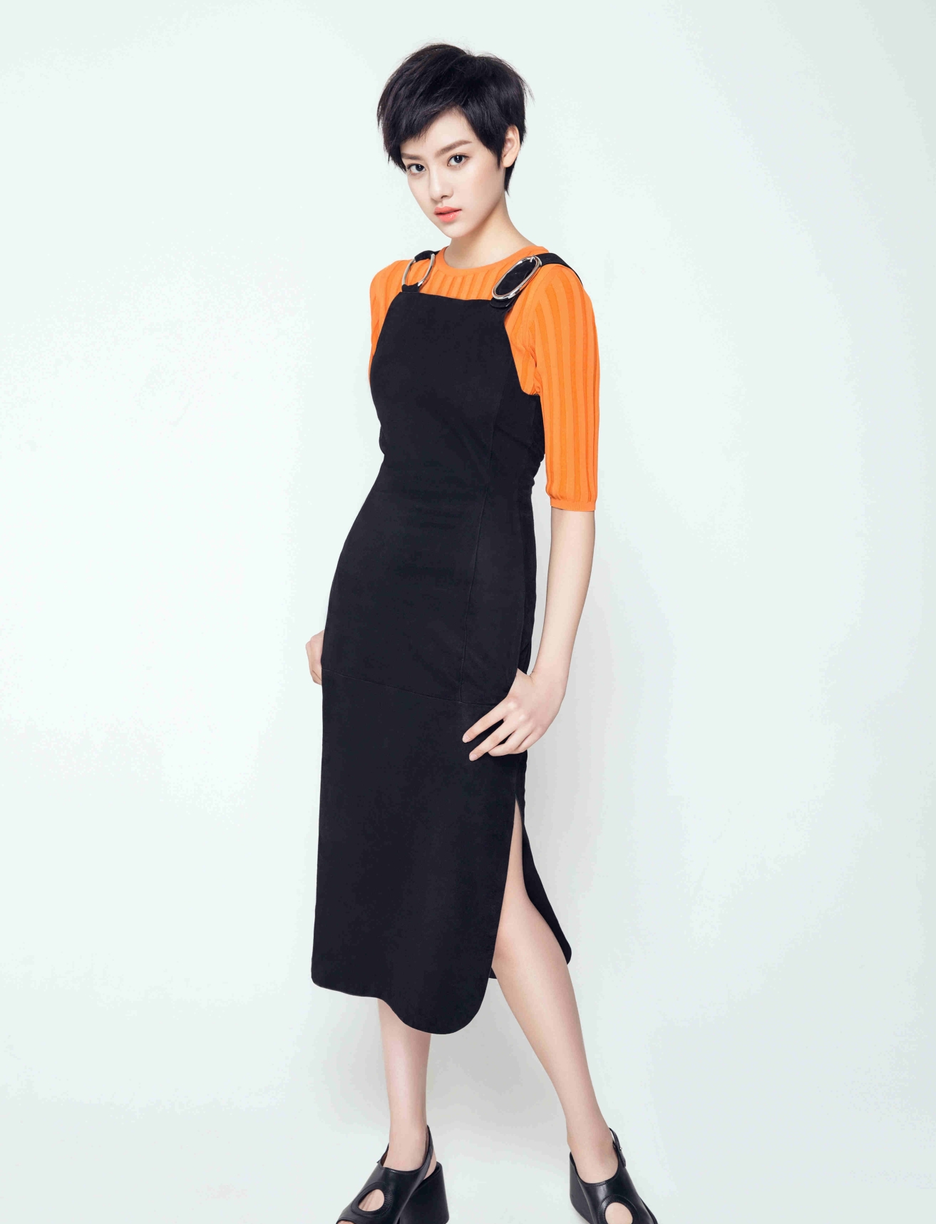 In 1996, Chongqing actress Zhang Yishang was tall and had outstanding ...