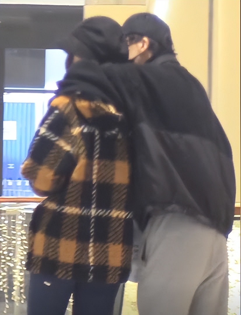 The dating scene of Xu Song and Feng Xi was exposed for the first time ...