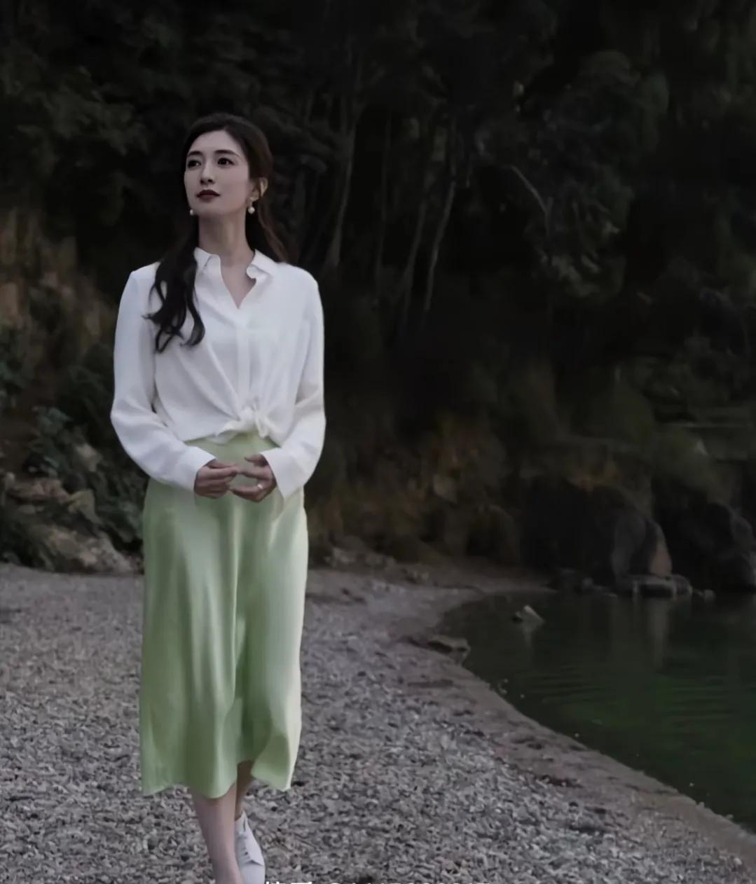 How tempting is the beauty star Jiang Shuying, look at the picture - iNEWS