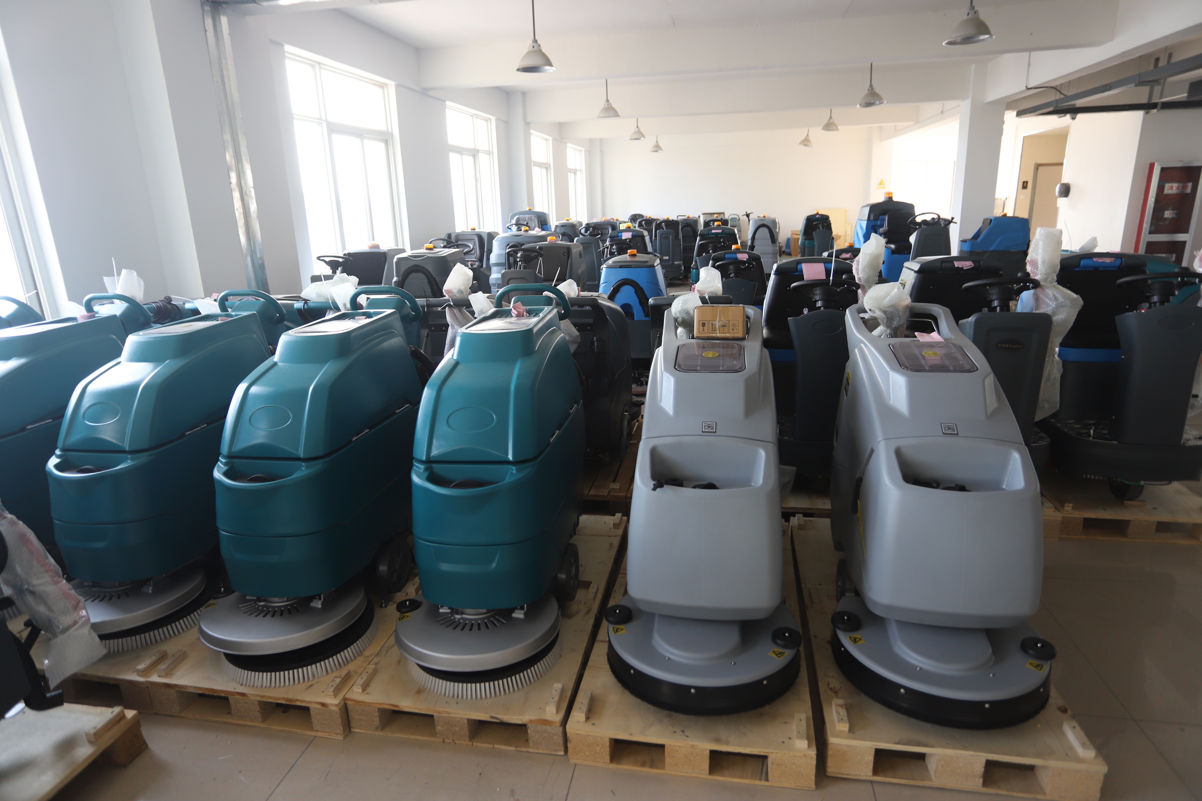 What are the characteristics that the floor washing machine for ...