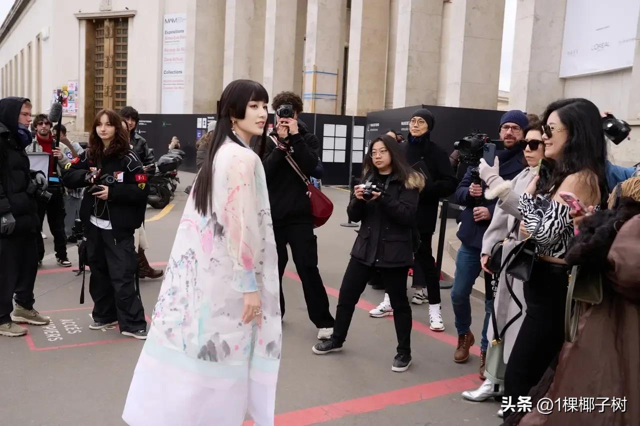 Huang Shengyi's husband, Yang Zi, posted Huang Shengyi's appearance at ...
