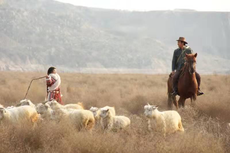 "Half Moon Climbs" Qi Feng interprets the young Wang Luobin's return to ...