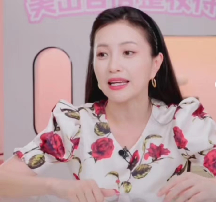 Bao Wenjing responded that she was afraid that Sun Yi would fall in love with Bao Beier. - iNEWS