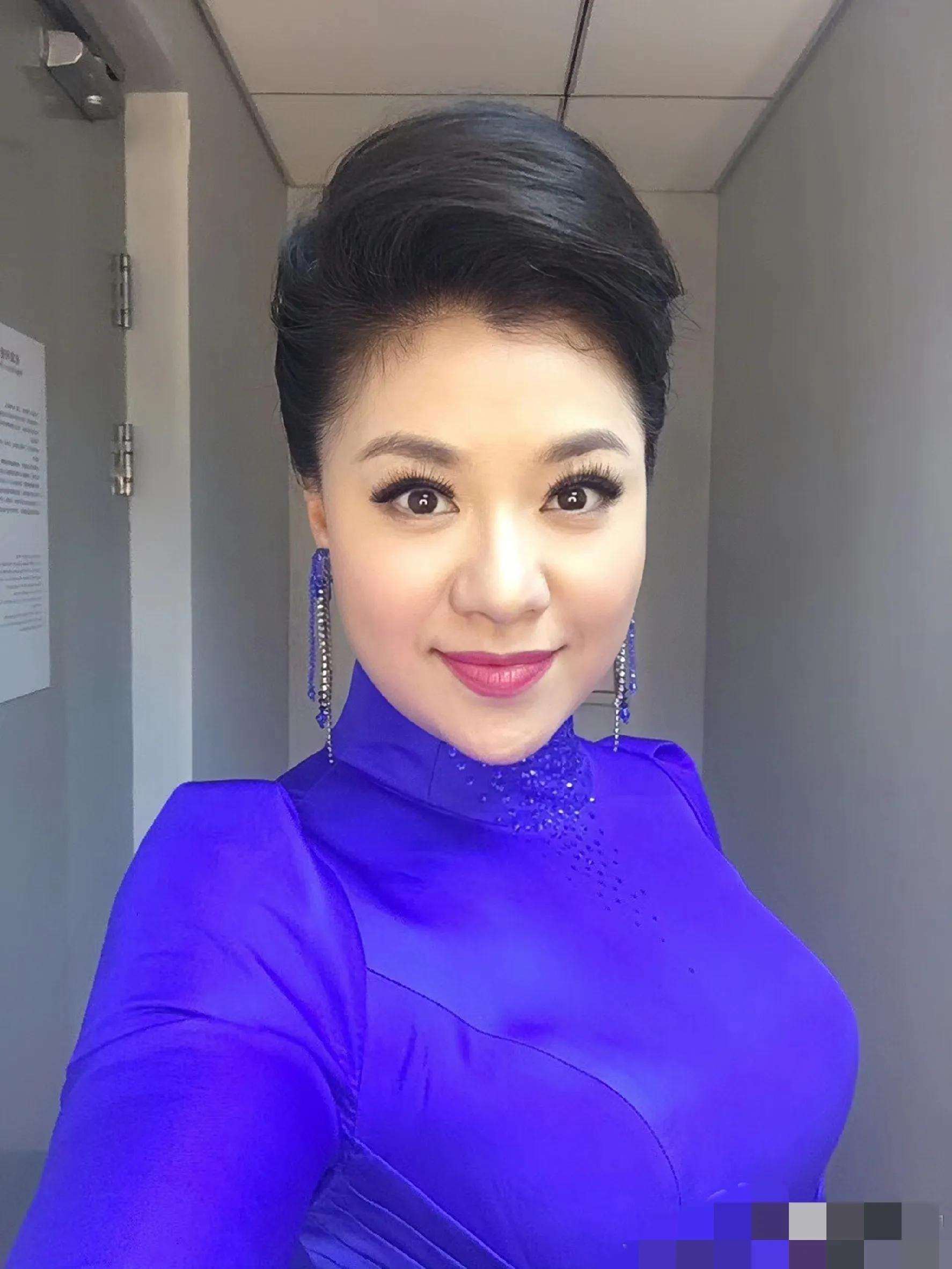 Wang Lida: After working hard for many years, the beautiful singer ...