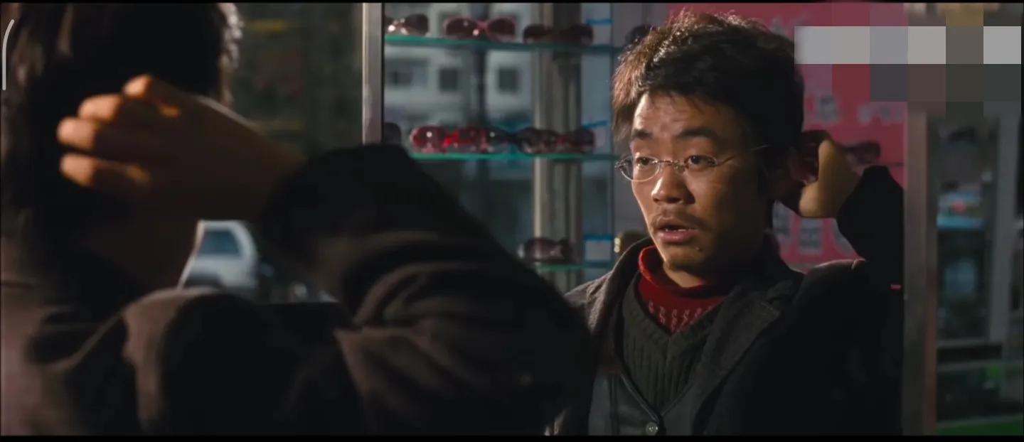 Why does "HELLO! Mr. Tree" include the plot of "tree" buying glasses ...