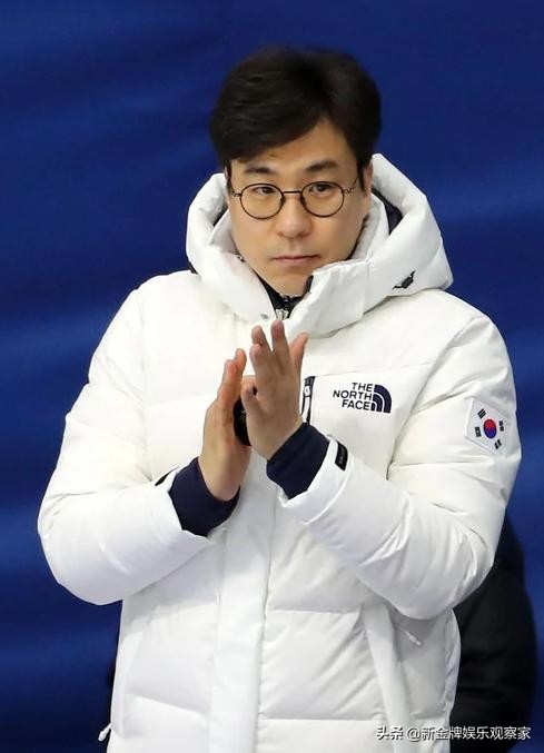 After Ahn Hyun-soo, coach Kim Sun-tae returned to Korea to visit ...