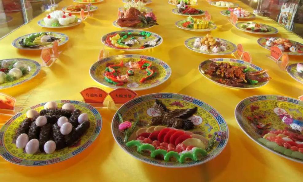Flying gracefully, the Butterfly Roll of Manchu Banquet - iMedia