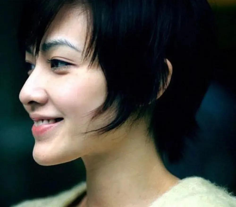 Singer Fan Xiaoxuan: Not taking the usual path to remove the womb for love, now doing good deeds ...