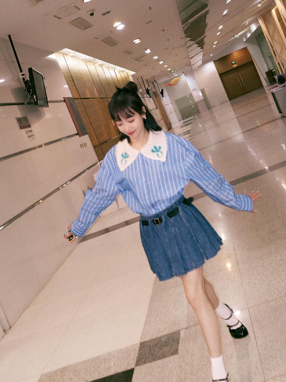 So girly! Song Qian's half ball head - iNEWS