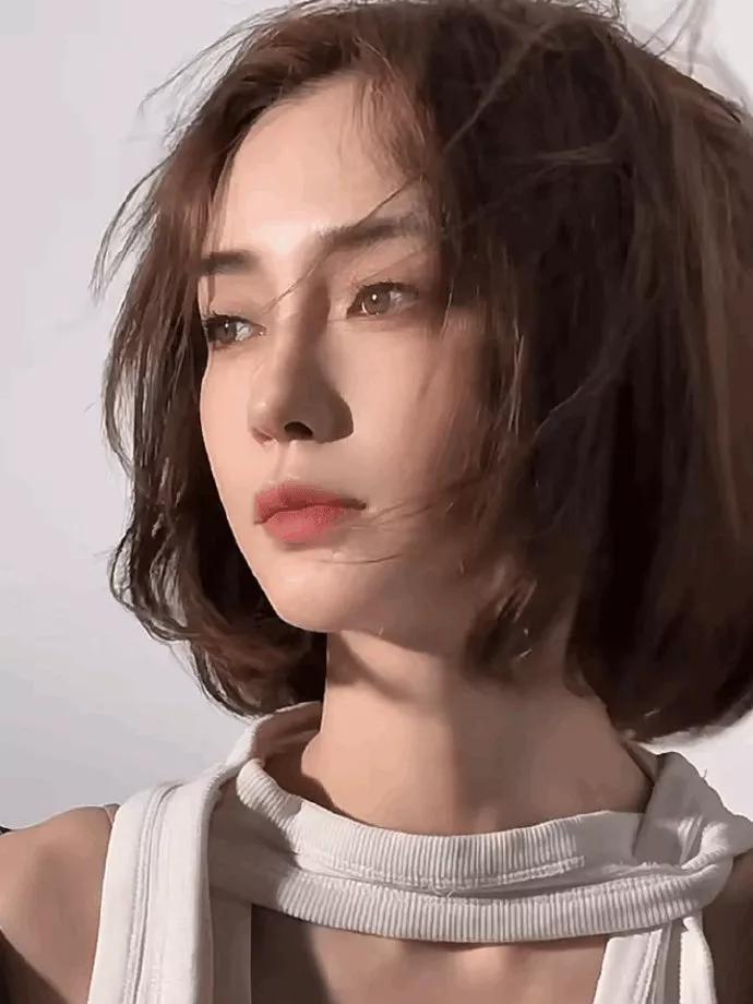 Yang Ying's short hair style is really beautiful - iMedia