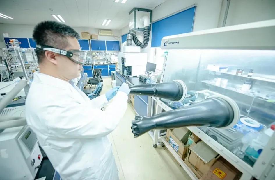 Dr. Genius has developed a carbon crystal silicon superconducting ...