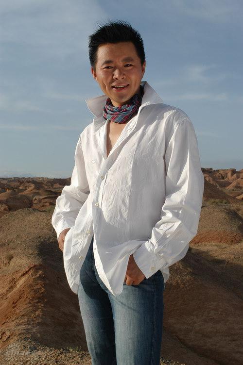 Famous singer Wang Hongwei: His father lost his father at the age of 4, and his mother was ...