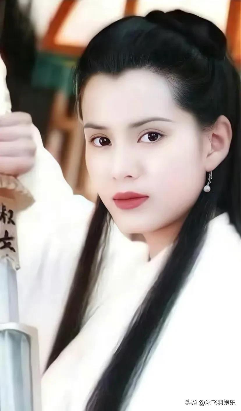 Li Ruotong: Immortal air is fluttering, cold and beautiful, facial ...