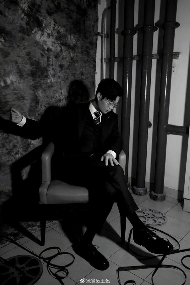 As a comedian and a small person, Wang Xun tried his best to let go of ...
