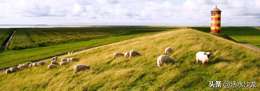 The innovative design of the embankment of a small country and a great ...