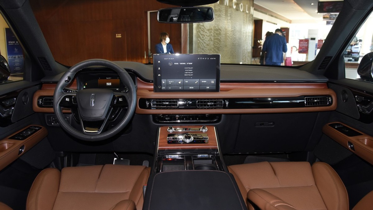 Known as the "King of Involution" in luxury medium and large SUVs, does ...