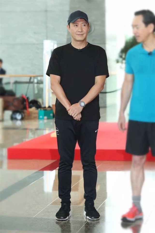 Liming people are not greasy when they are middle-aged, they still wear ...