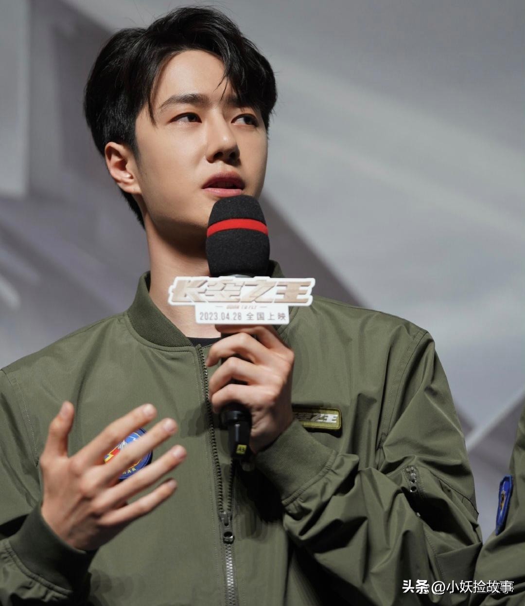 congratulations! The king of the sky applauded, Wang Yibo attracted the ...