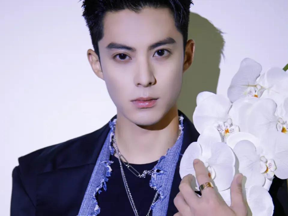 Little Gossip, Zhao Lusi, White Deer, Wang Hedi, Zhang Han, and Li Xian ...